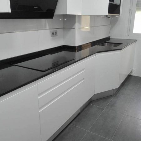 Encimera granito negro zimbawe - Mármoles Las Nieves